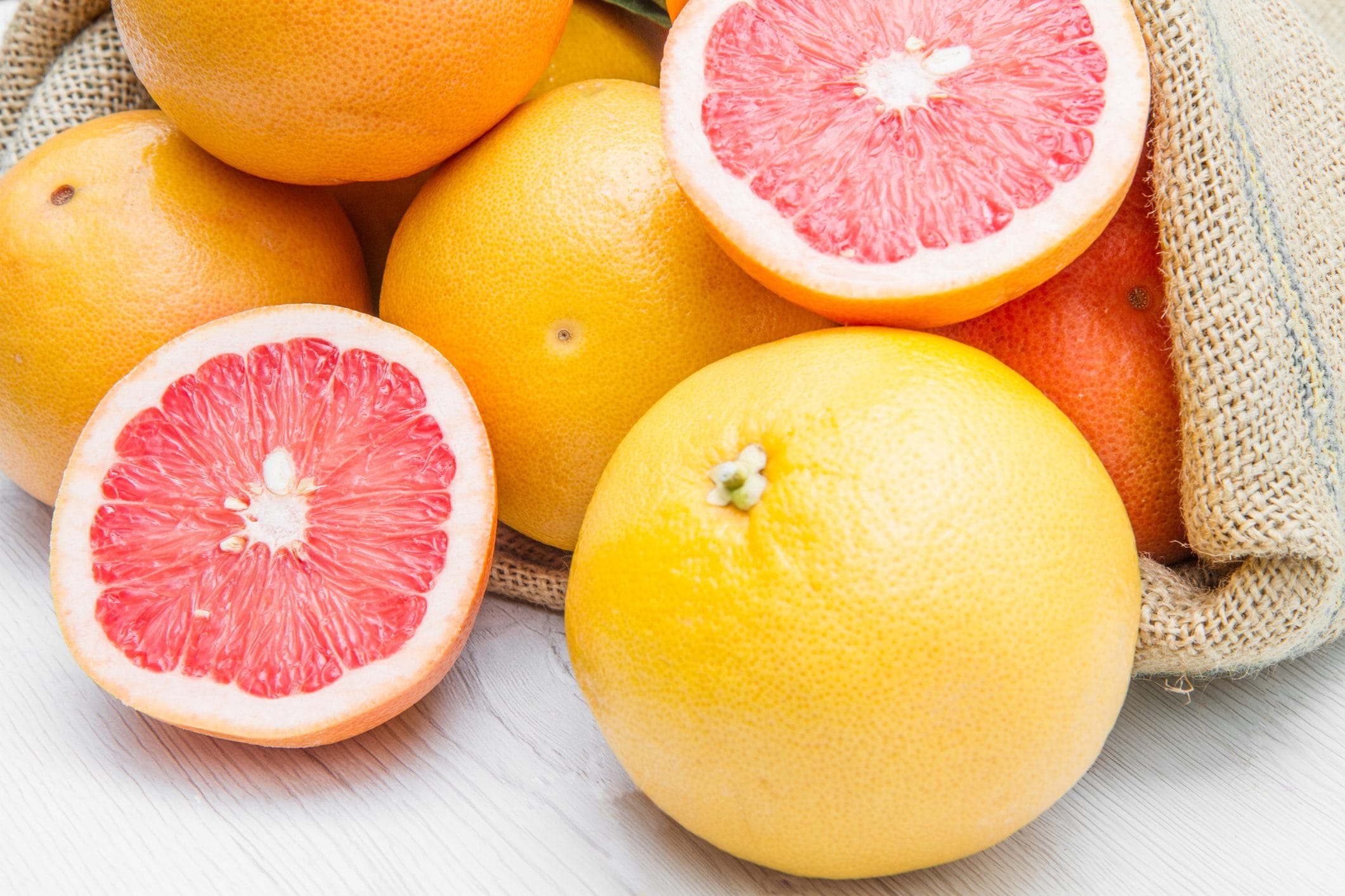 Proprietà del pompelmo: i benefici, i valori nutrizionali e come si usa ...