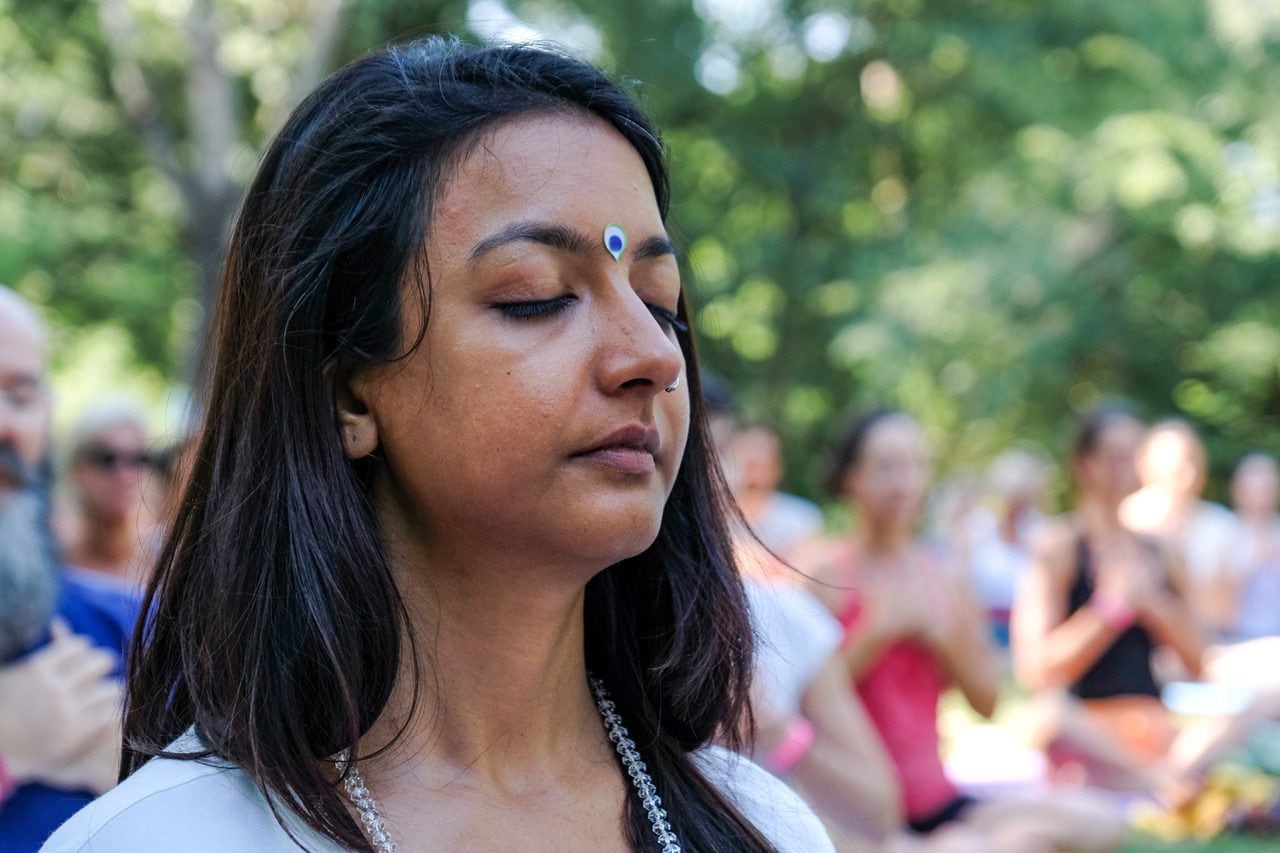 Cos'è il Bhakti Yoga, la via delle devozione tra mantra in musica e ...