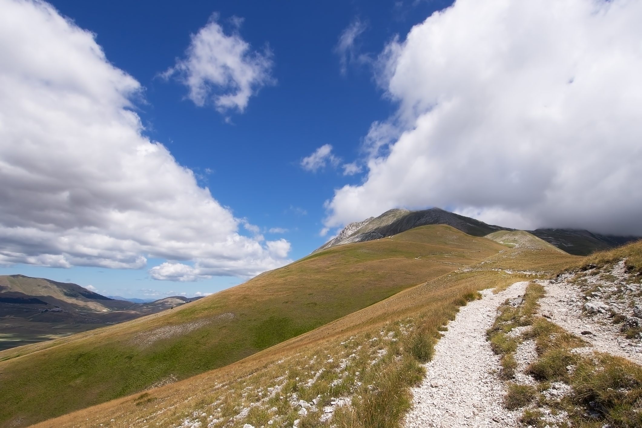 Alla scoperta dei sentieri più belli d'Italia grazie a Legambiente e ...