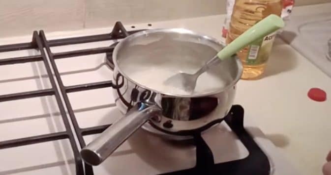 Colla naturale fatta in casa: il metodo semplice ed economico | Ohga!