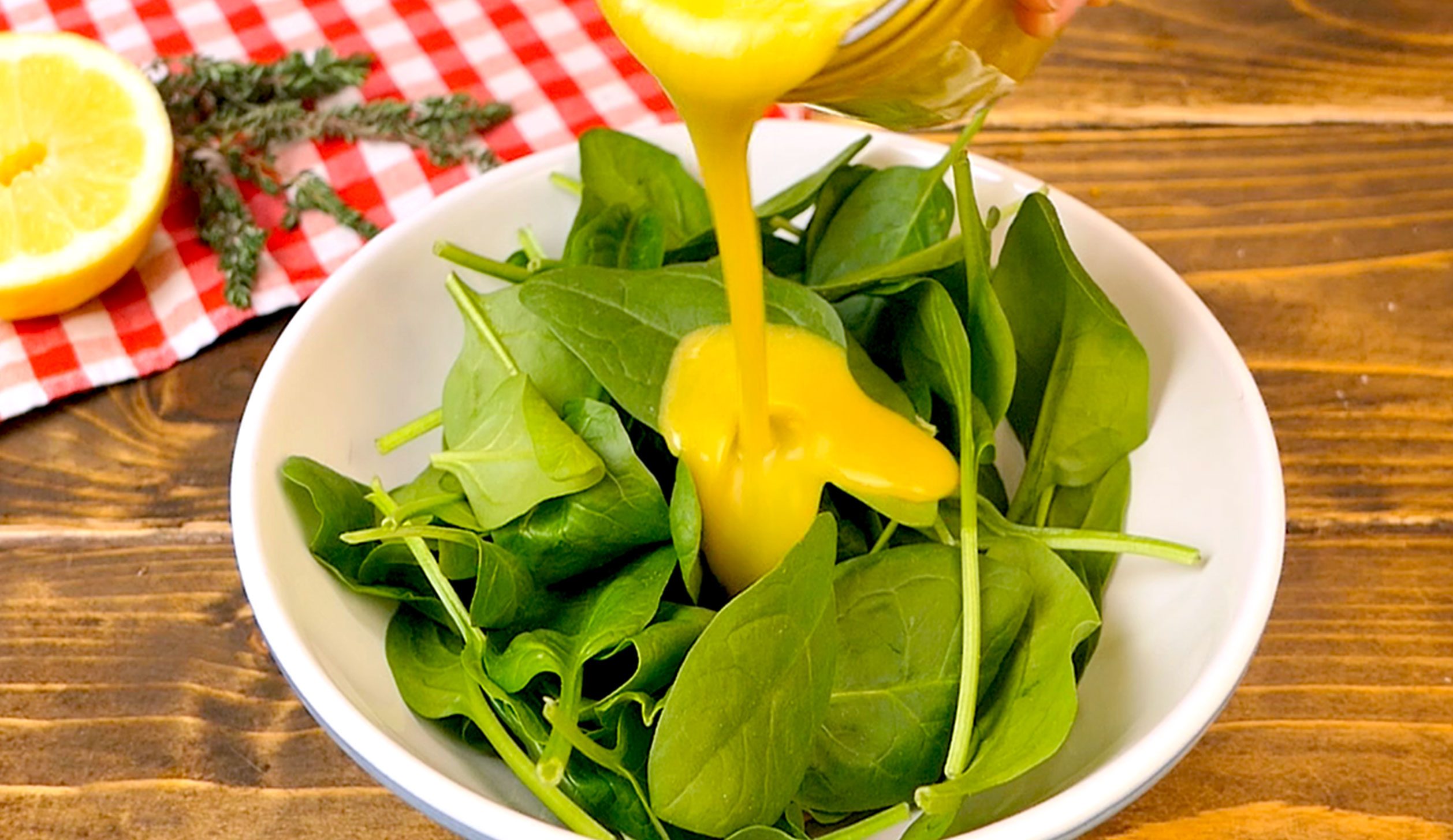 3 dressing per insalate light e deliziosi: agrumato, all'aglio e al ...