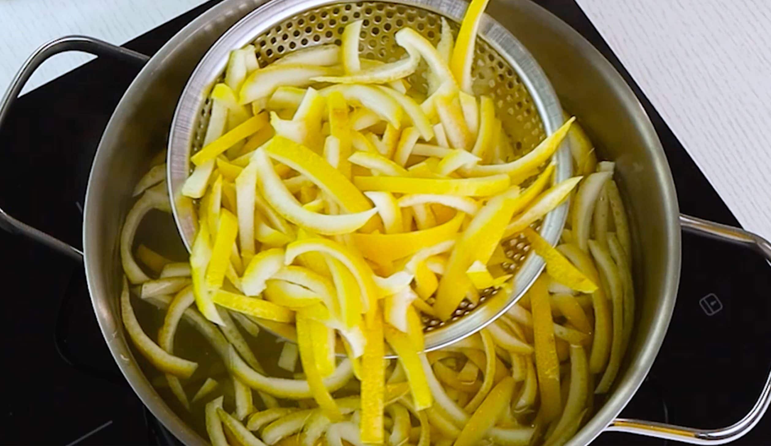 Scorze di limone candite: come conservare la scorza a lungo preparando ...