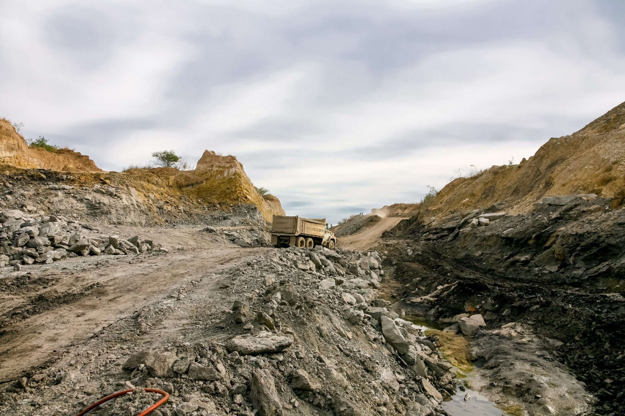 Il Regno Unito torna al carbone e riapre una nuova miniera dopo 30 anni ...