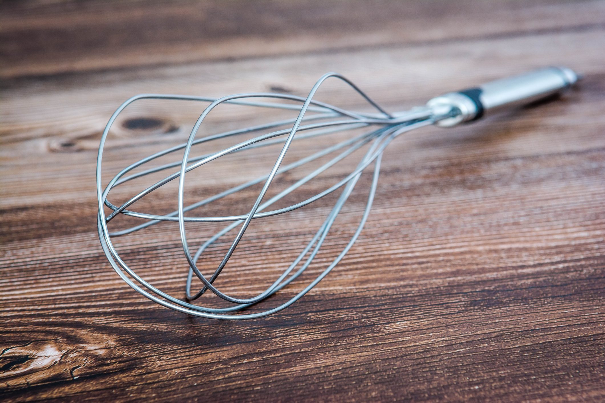 Le lanterne appese con le vecchie fruste da cucina | Ohga!