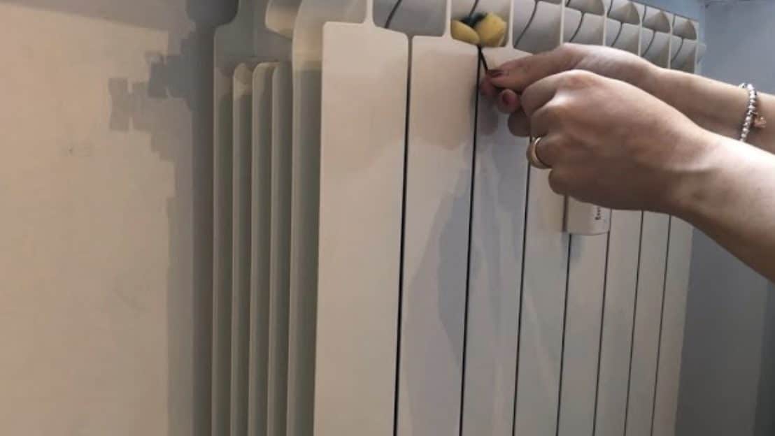 Come pulire l'interno dei termosifoni: il metodo con oggetti di riciclo ...